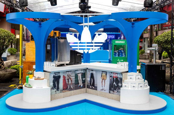 adidas Originals 限定快閃店掀復古風潮！聯手 CAFE!N 推出獨家餐食、咖啡杯套創造時尚嘉年華 - TALKace